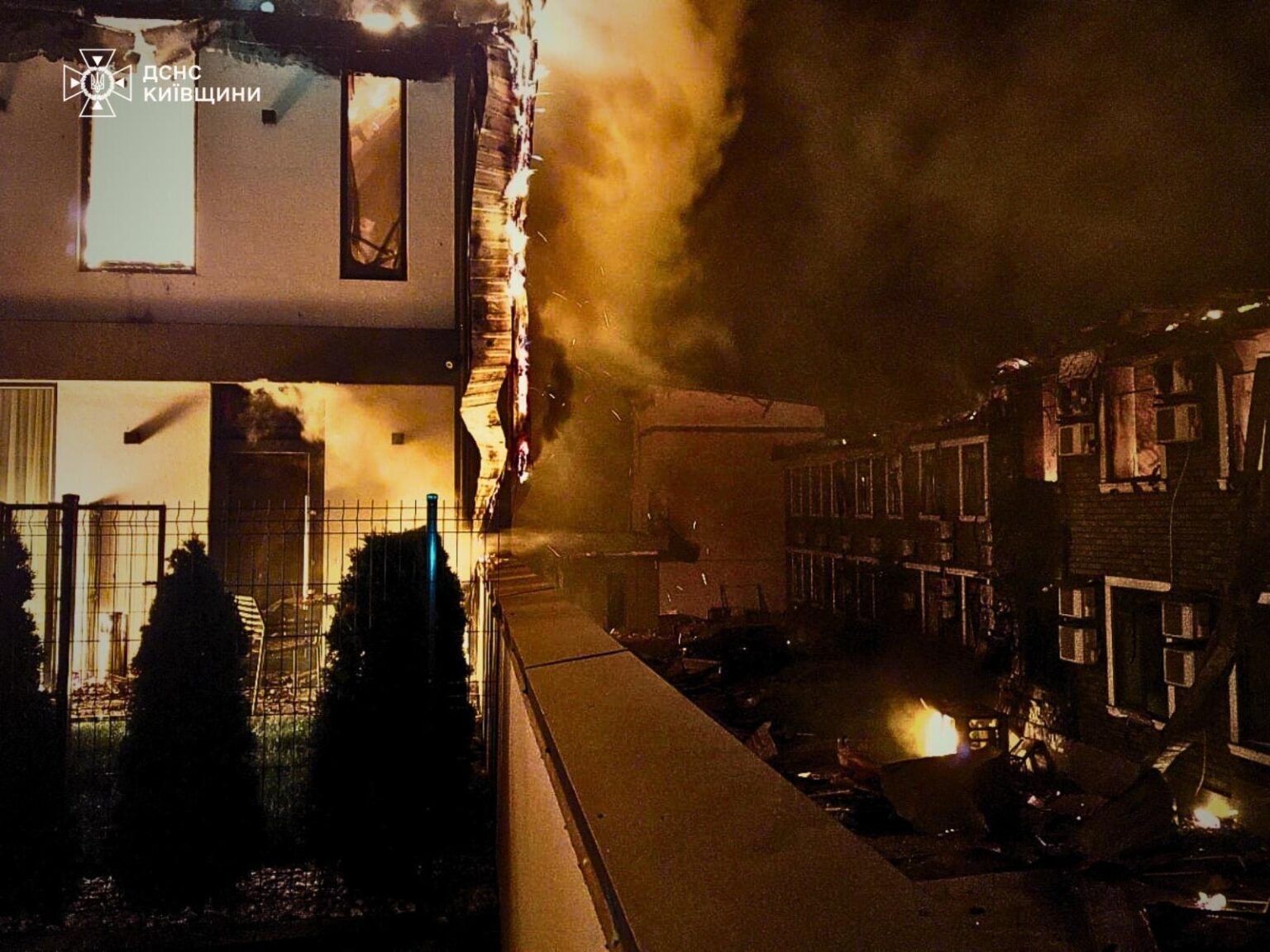 Три райони Київщини постраждали внаслідок російської нічної атаки загинула жінка серед